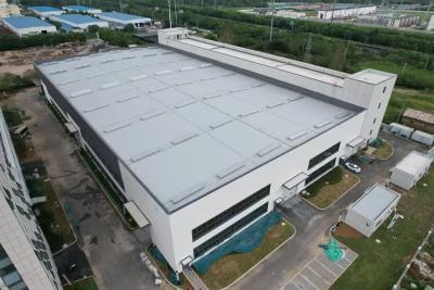 China Edifício com estrutura metálica durável com superfície de estrutura de aço galvanizado ou pintado à venda