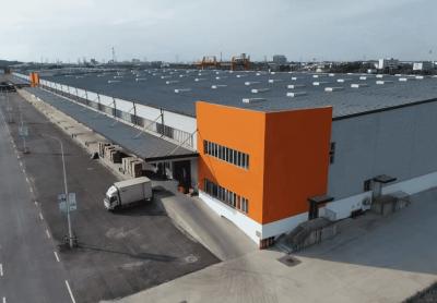 China Pre-Engineered Aircraft Hangar with Hot-DIP Galvanized Connectors and 100km/h Wind Load Resistance for sale