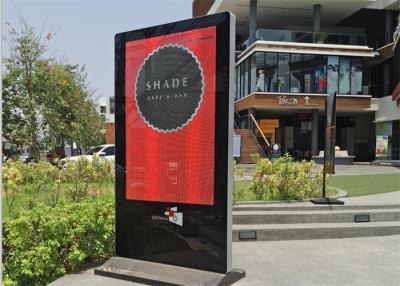 Cina Schermo di visualizzazione all'aperto a 60 pollici del LED P4, esposizione di LED del totem con il sistema di controllo 4G in vendita
