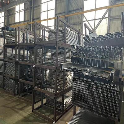 Cina 6063 6061 profilo di alluminio su ordinazione dell'estrusione per le parti meccaniche automatizzate in vendita