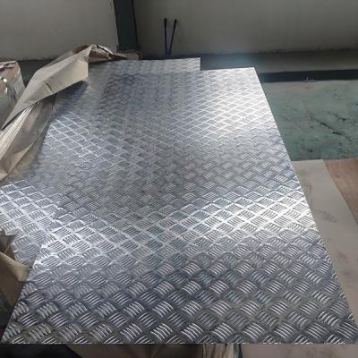 China Mill Finish 3003 5052 Aluminum Diamond Plate 40 Brinell Hardness Customizable Length and Bar Height for sale