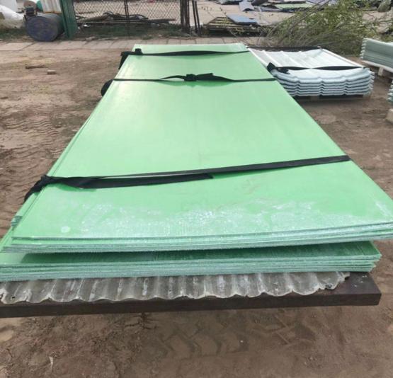 Quality 1.5 - 2.0g/cm3 Density Smooth FRP Panel Heat Resistance Wear Resistance FRP Flat for sale