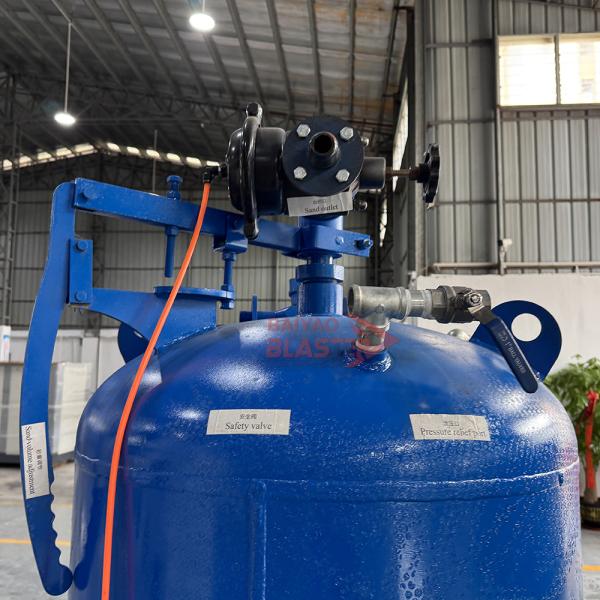 Quality Portable Sandblasting Pot High Pressure Wet Sandblasting Machine for sale