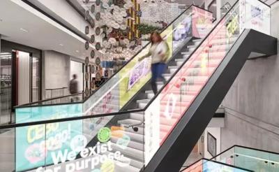 Cina P6 P10 Pannello di visualizzazione a LED trasparente a colori pieni flessibile per interni in vendita