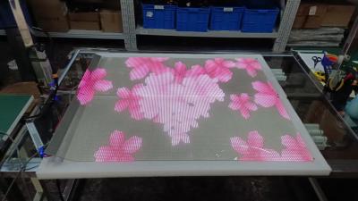 Cina P6 P10 Pannello di visualizzazione a LED trasparente a colori pieni flessibile per interni in vendita