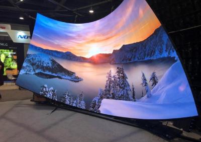 Cina RGB Leggero Flessibile Video Wall, Multifunzionale Curve LED Screen in vendita