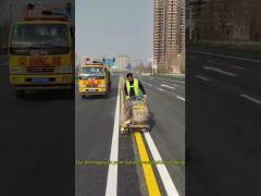 強い粘着性,耐磨性のために合成樹脂で熱溶性道路マークペイント
