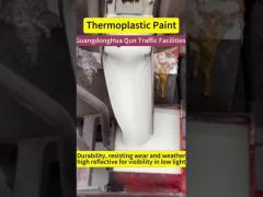 Vernici termoplastiche per segnalamento stradale con rivestimento luminoso e riflettente