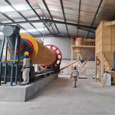 Cina GMF-100/200/400/500/600/80/1000/1200 Macchine per mulini a sfere in ceramica per polvere di quarzo in vendita