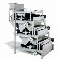 China Convenient Wet Type Roller Magnetic Separator Efficiently Separates Tailing Iron Ore for sale