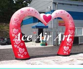 China custom romantic heart inflatable wedding arch decorations for evening party for sale