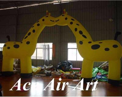 China custom various size lovely entrance arch inflatable giraffe arch for party decoration for sale