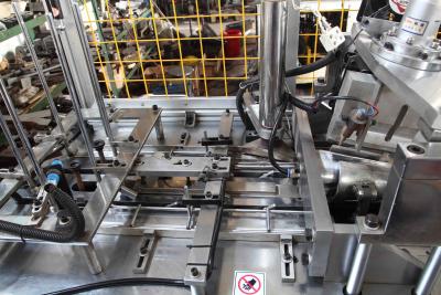 Cina Tazza di carta ultrasonica ad alta velocità che fa macchina con controllo di SpA in vendita