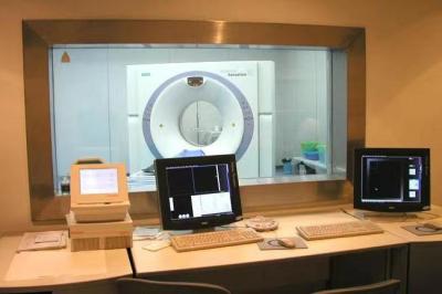 Cina 8mm X Ray Shielding Glass 1.7mmpb-6.71mmpb Lead Equivalent Design trasparente in vendita