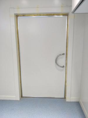 China Manual or Automatic Open Style RF Shielded Window with Fire Rating Up To 90 Minutes and 100dB Shielding Effectiveness for sale