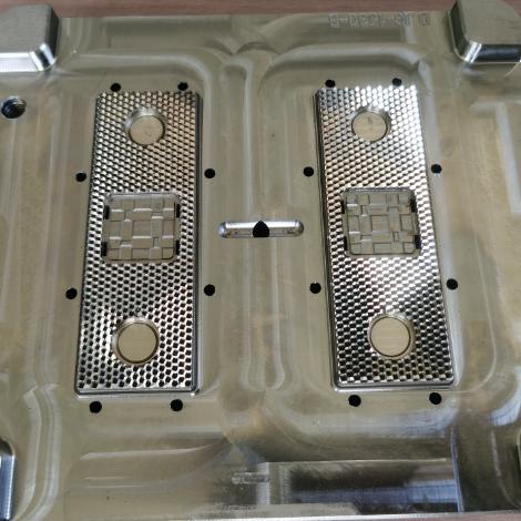 Quality Steel Based Auto Lamp Mould With 2316 Mould Steel And Chrome Plating for sale