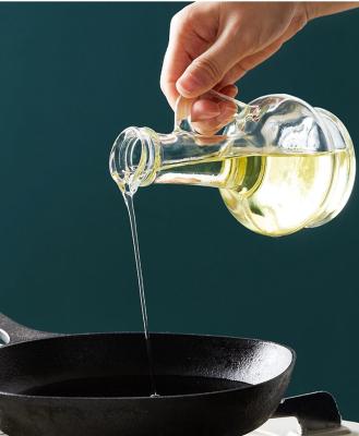 China 2021 New Item Glass Oil Pot with Heat Resistant High borosilicate Leakage-proof Vinegar Spice Kitchen Use with Cork Lid for sale