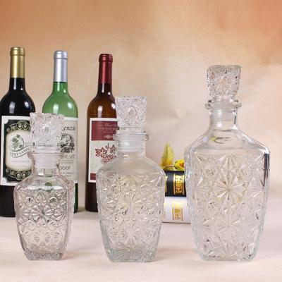 China Amazon hot trend customizable empty luxury large clear whiskey glass wine bottle for sale