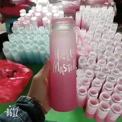 China Colour 500ml Insulated Portable Reusable Water Bottle Borosilicate Custom logo Drinking Glass Water Bottle with Lid for sale