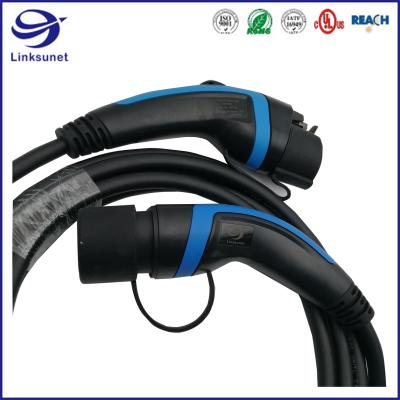 Cina tipo di carico del cavo IP55 di 16A 230V EV - cablaggio di carico della cabina di funivia 2 in vendita