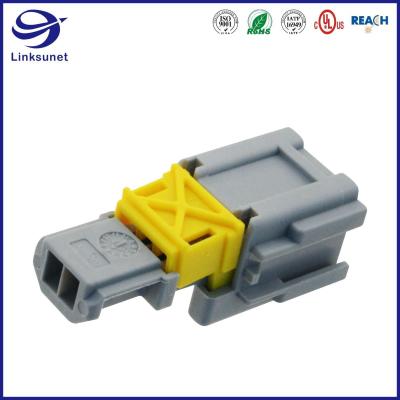 Cina Connettore di cavo femminile di Molex del supporto del fermo 1row di NSCC 98817 per la nave in vendita