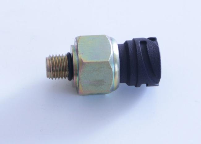TIA-1201 Pressure Sensor side view displaying profile and mounting features