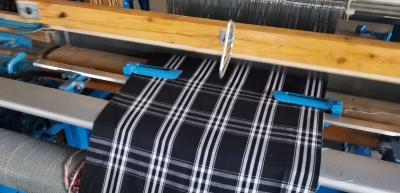 China Continuous Double Layer Automatic Shuttle Loom Right Hand Carriages for sale
