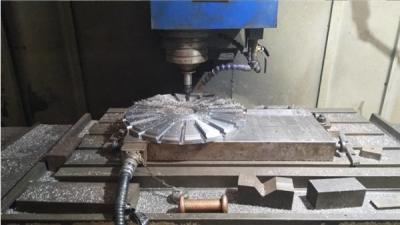Cina Giro Chuck magnetico, Tabella magnetica della macchina 16kgf/Cm2 del tornio della macinazione ISO9001 in vendita