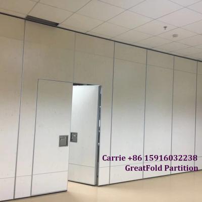 China Chile Hotel Movable Partition Wall Acoustic Wooden Hanging Folding Partition Wall With Variety Color for sale
