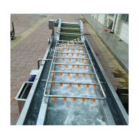 China Automatic Roller Brush Fruit and Vegetable Cleaning Machine 2000kg per Hour for sale