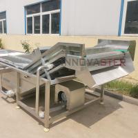China Automatic Roller Brush Fruit and Vegetable Cleaning Machine 2000kg per Hour for sale