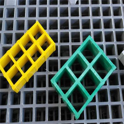中国 赤い網FRPの床の格子はGrpのパネルを製錬する金属をカスタマイズした 販売のため