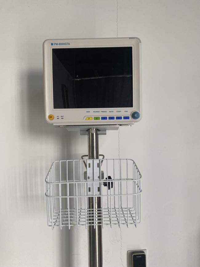 PM-9000GTA Patient Monitor display close-up