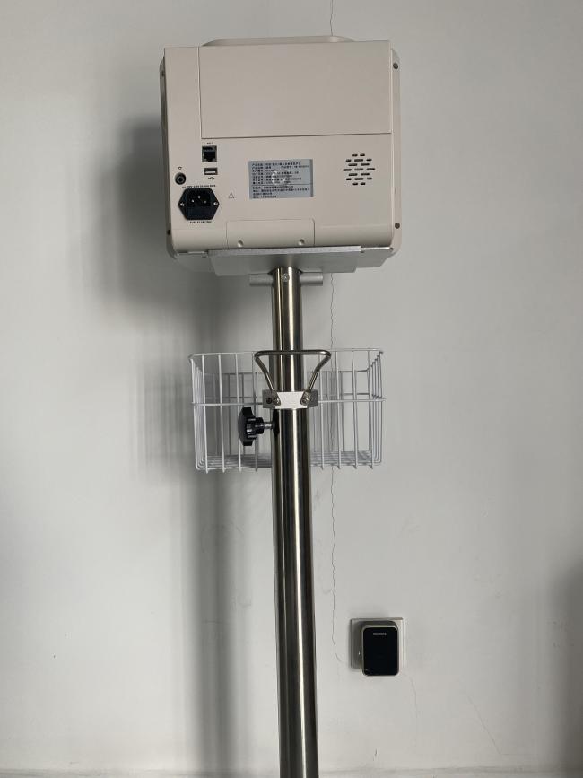 PM-9000GTA Patient Monitor in clinical use