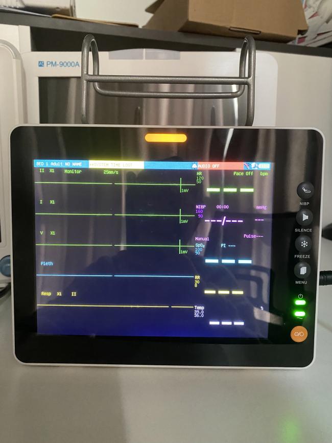 PM-9000 Portable Patient Monitor front view
