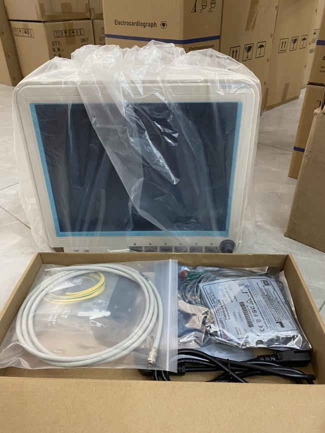 PM-9000 15inch Patient Monitor front view