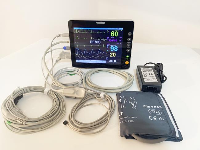 PM-9000 Multi-Parameter Patient Monitor in clinical use