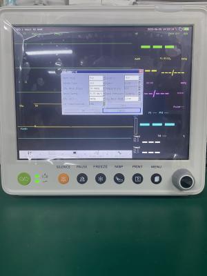 Cina Monitor paziente multiparametrico LCD TFT a colori da 12,1'' con 1 anno di garanzia e design compatto 30*27*30CM in vendita