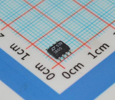 중국 LT1800CS8#PBF Op Amp 100MHz 이득 BW 450V/μs 스레브 속도 3.5nV/√Hz 노이즈 2.7-12.6V 공급 철도에서 철도 I/O 8-핀 SOIC -40°C ~ 85°C 저전력 판매용
