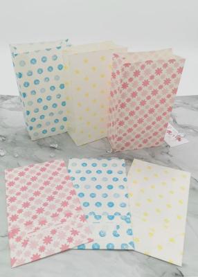 China Square Kraft Paper Packaging Bags  Grocery Paper Takeaway Bags For Birthday Gift for sale