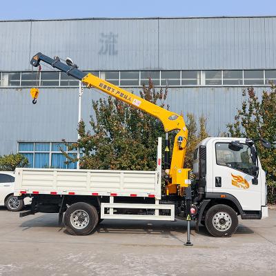 Cina Autocarro con cassone ribaltabile da 4 tonnellate 4*2 Gru a pressione idraulica piena Gru Camion con gru di sollevamento in vendita