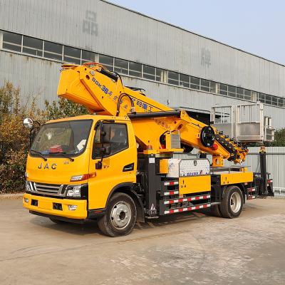 Cina DONGFENG Piattaforma di lavoro aerea montata su camion da 36 m con benna in vendita