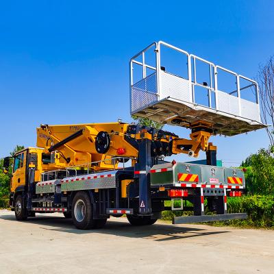 Cina il camion ad alta altitudine del camion dell'operazione di 50m ha montato l'uomo per sollevare il veicolo aereo dell'ascensore dell'asta in vendita