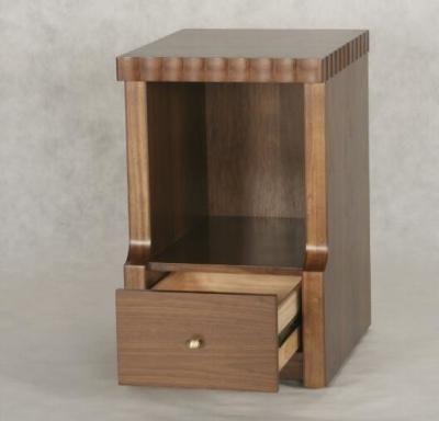 Cina Comodini di legno dell'hotel di colore scuro con un cassetto, dimensione regina/di re in vendita