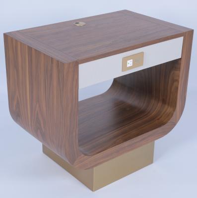 Cina Luxury Custom Made Walnut Wood Veneer Night Stand con un cassetto e presa di corrente in vendita