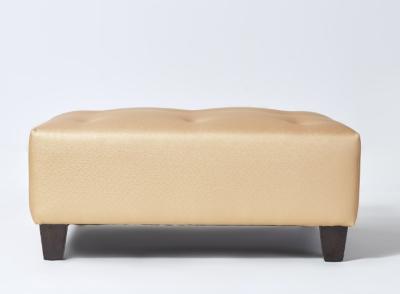 Cina Gambe di legno solide del tavolino da salotto dell'ottomano di Tuffted del bottone ricoperte forma quadrata moderna in vendita