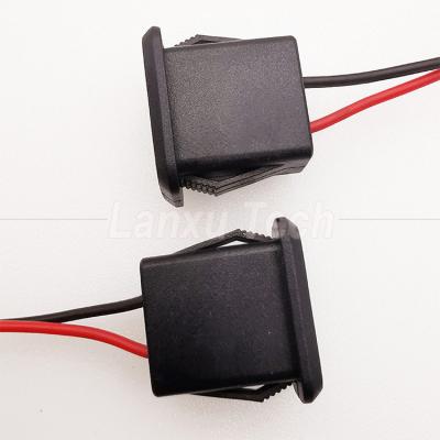 China Cable de fio de 2 pines com conector USB tipo A resistente à água para brinquedo de lâmpada LED à venda