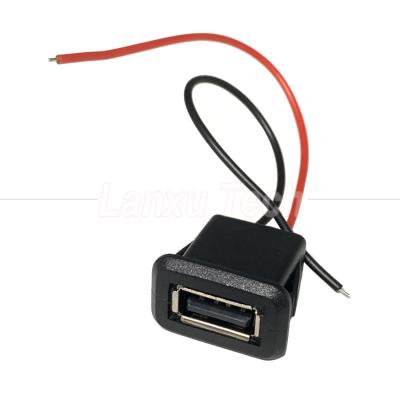 China Cable de fio de 2 pines com conector USB tipo A resistente à água para brinquedo de lâmpada LED à venda
