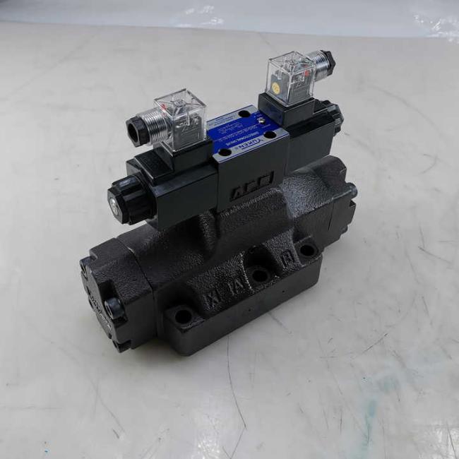 YUKEN DSG/DSHG Hydraulic Reversing Solenoid Valve DSHG-04-2B10-E-D24-N1-50 DSHG-04-3C2-D24-50 Electro-hydraulic Control Valve