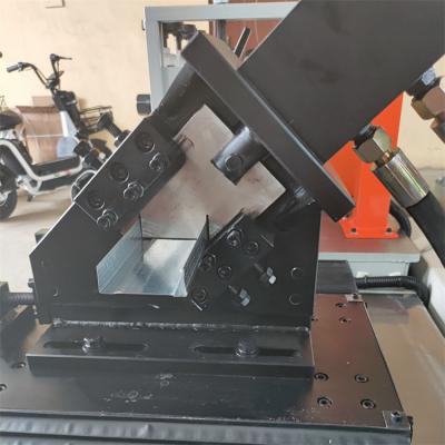 Chine Goujon en métal C U Omega et petit pain de voie formant la machine pour la cloison sèche à vendre
